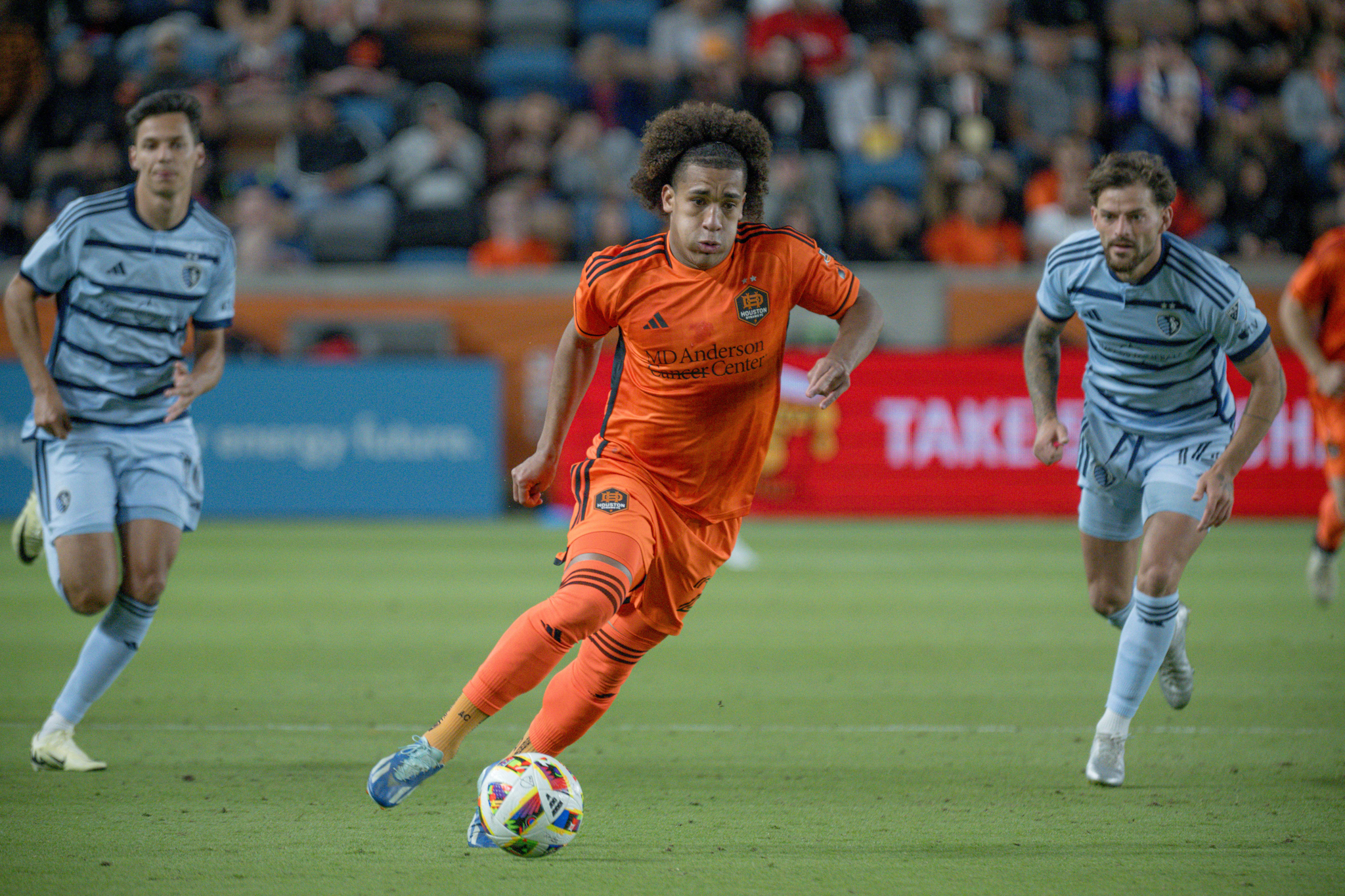 Houston Dynamo and Sporting KC Battle to a 1-1 Draw in Season Opener ...