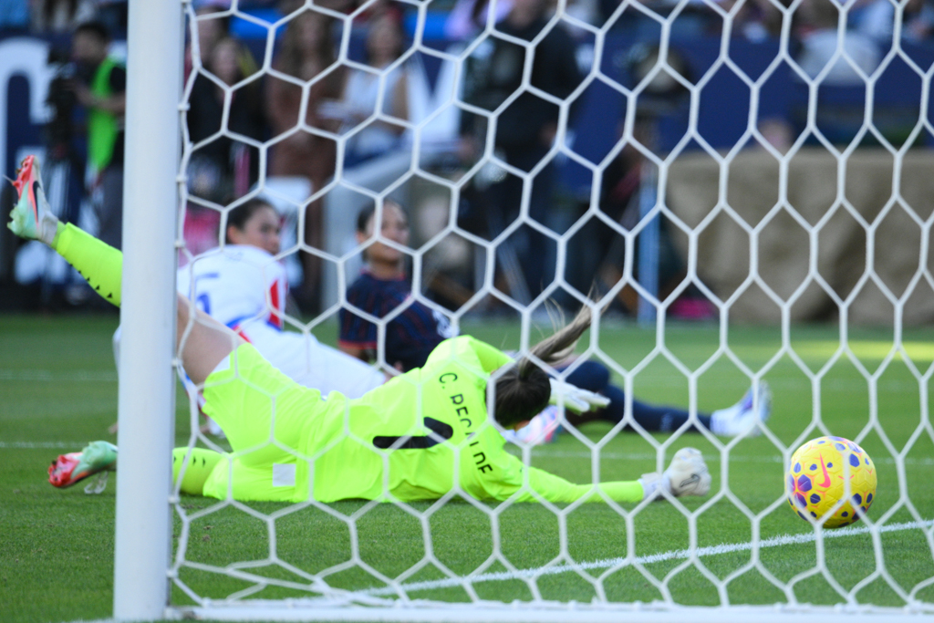 A Statement Start: USWNT Opens 2026 With 6–0 Rout of Paraguay ...